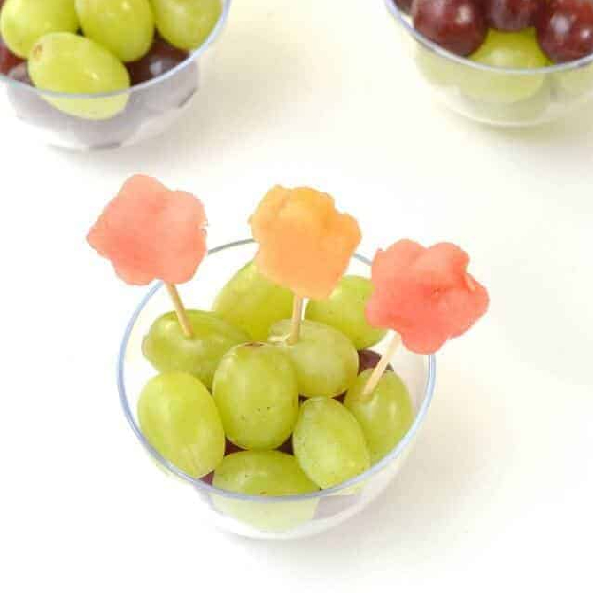 Fun Flower Themed Fruit Snacks for Kids | The Inspiration Edit