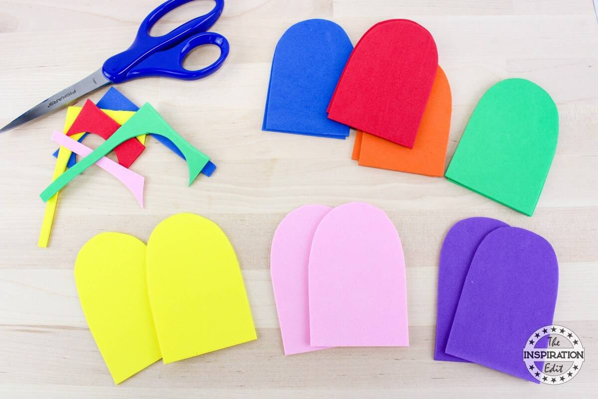 Color Matching Popsicle Stick Crafts for Kids · The Inspiration Edit