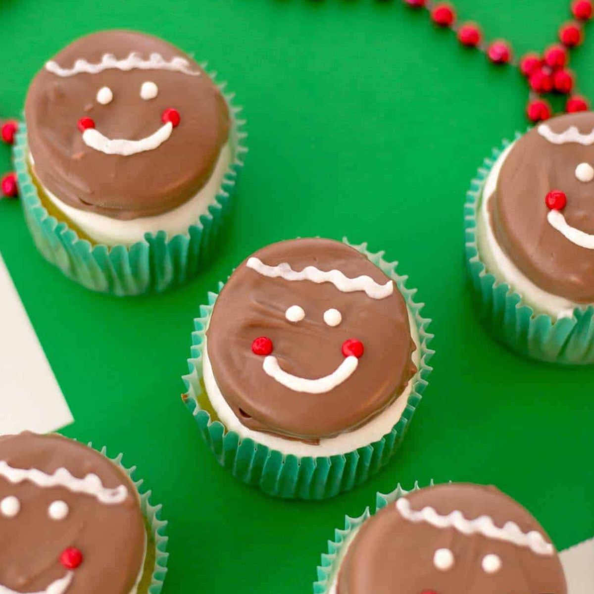 Oreo Gingerbread Man Cupcakes | The Inspiration Edit