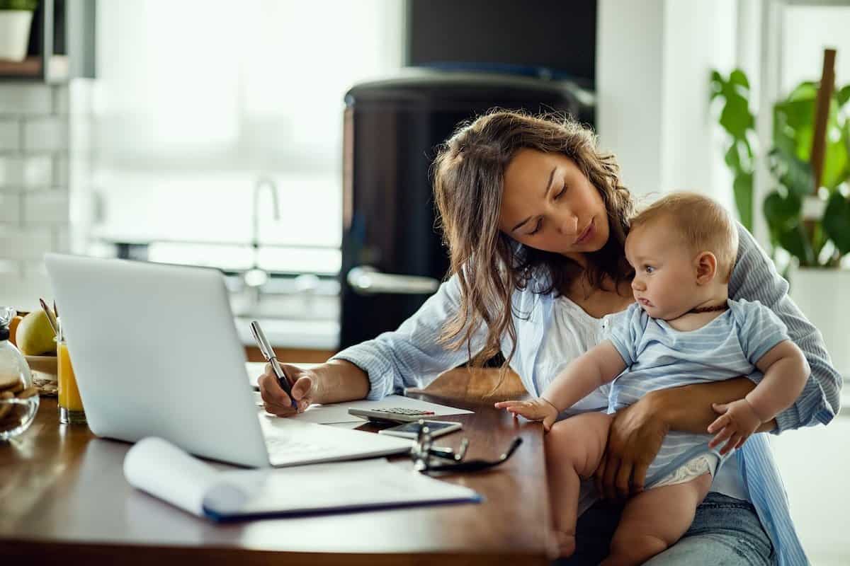 How Not to Neglect Your Career as a Working Mom | The Inspiration Edit
