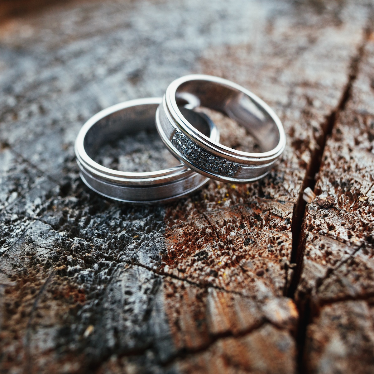 Tips for Choosing Wedding Rings That Symbolise Love and Commitment ...